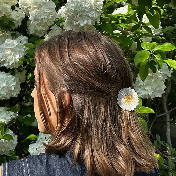 Hand-Painted Mini Daisy Hair Clip - Getty Museum Store