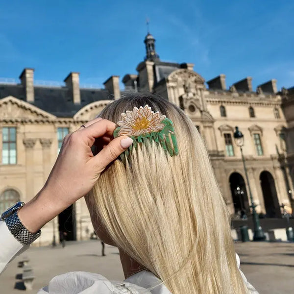Hand-Painted Waterlily Pocket Hair Comb - Getty Museum Store
